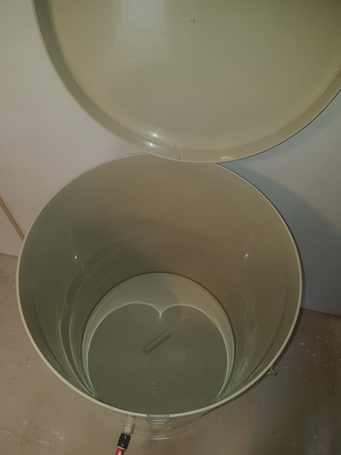 Butoi pentru vin PP cu capac flotant 300l :: Gradina Verde